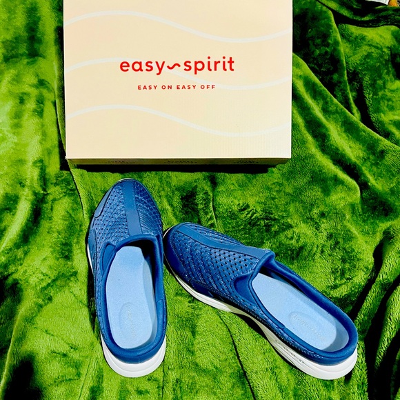 Easy Spirit | Shoes | Easy Spirit Blue Slipon Shoes Like New Condition ...